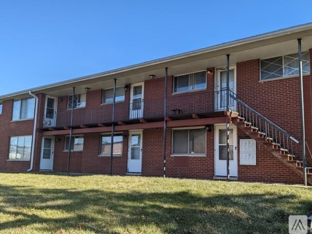 2 BR, 1 BA Apartment 2920 North Rockwood Drive, Unit E, Peoria, IL 61604