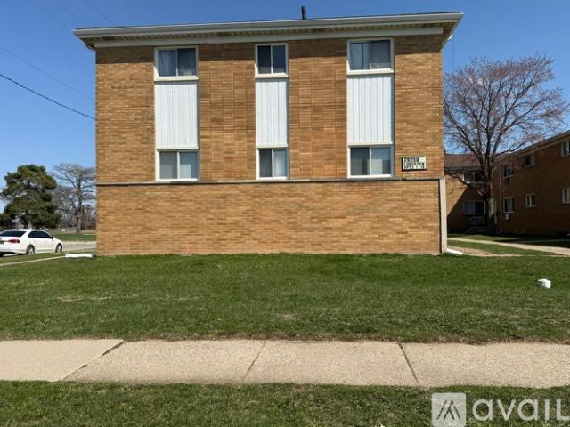 2 BR, 1 BA Apartment 29250 Longview Ave, Unit 14, Warren, MI 48093