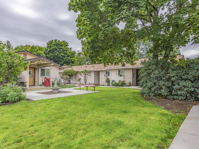 2 BR, 1 BA Apartment 292 Oak St Junction City, OR 97448