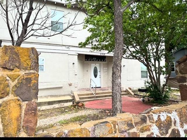 2 BR, 1 BA Apartment 2932 Haynie St, Fort Worth, TX 76112