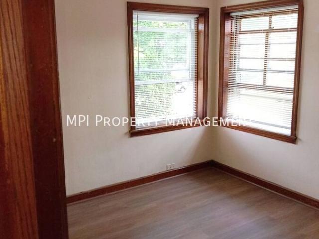 2 BR, 1 BA Apartment 2937 N 76TH ST, MILWAUKEE, WI 53222