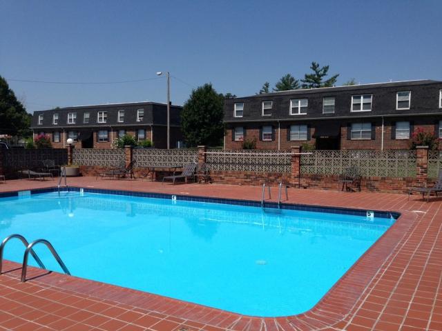 2 BR, 1 BA Apartment 2967 Harrison St Unit 2 beds, 1 bath, $915, Paducah, KY 42001
