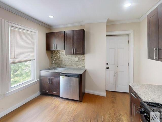 2 BR, 1 BA Apartment 2971 Washington Street, Unit 1, Roxbury, MA 02119