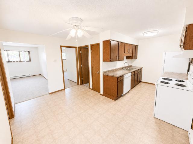 2 BR, 1 BA Apartment 2995 Wildwood Drive, Dubuque, IA 52001