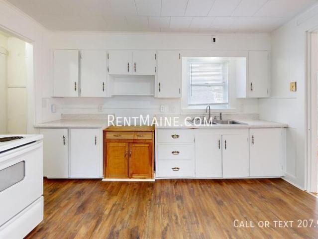 2 BR, 1 BA Apartment 29 Holyoke St. Apt, Brewer, ME 04412
