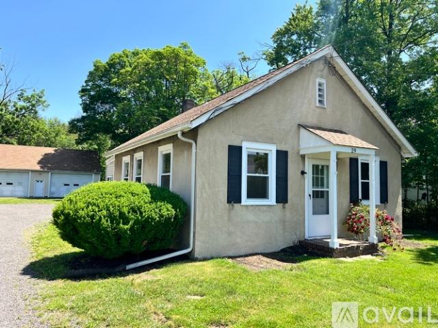 2 BR, 1 BA Apartment 29 Washington Road, West Windsor Township, NJ 08550