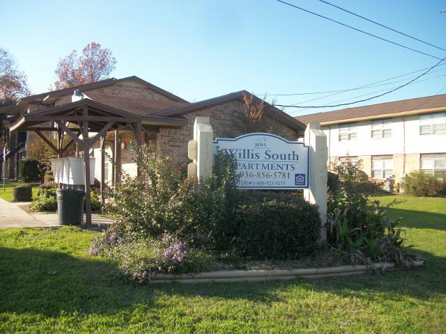 2 BR, 1 BA Apartment 203 East Watson Drive, Willis, TX 77378