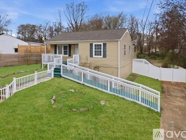 2 BR, 1 BA Apartment 203 N Plymouth Rd NW, Huntsville, AL 35811