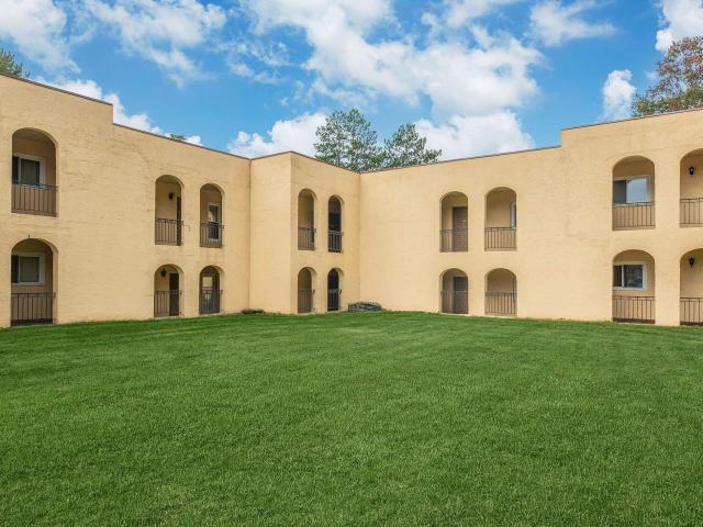 2 BR, 1 BA Apartment 2000 Country Club Unit 1819, Dallas, PA 18612