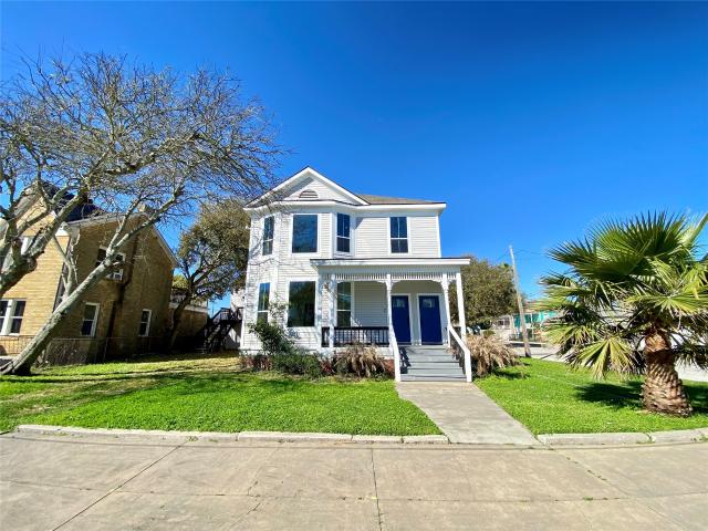 2 BR, 1 BA Apartment 2001 29th Street, Galveston, TX 77550