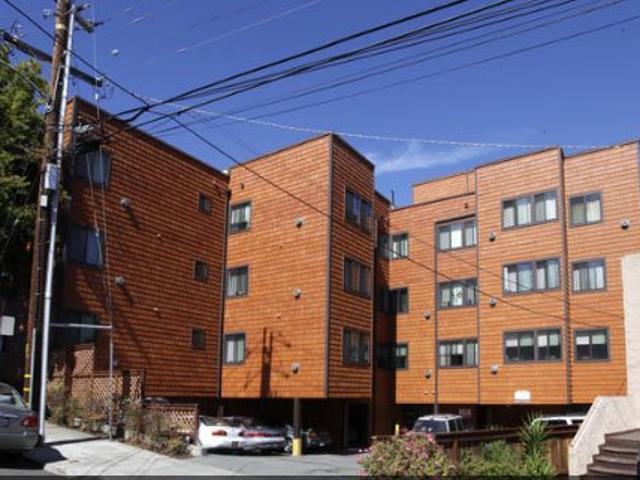 2 BR, 1 BA Apartment 2001 MacArthur Boulevard, Oakland, CA 94612