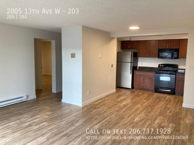 2 BR, 1 BA Apartment 2005 13th Ave W, Seattle, WA 98119