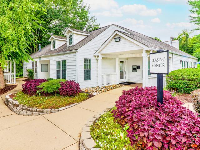 2 BR, 1 BA Apartment 2005 Borowood Drive Unit 1208, Nashville, TN 37217