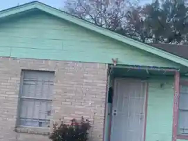 2 BR, 1 BA Apartment 2009 E Drexel Ave, San Antonio, TX 78210