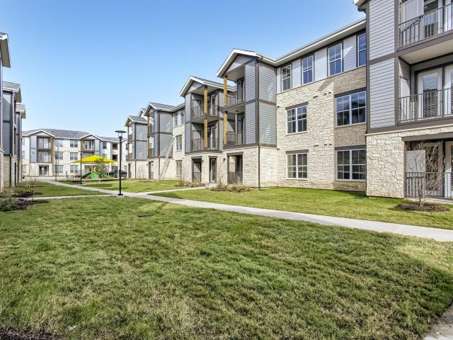 2 BR, 1 BA Apartment 200 Valek Road Unit 4 4303, Ennis, TX 75119