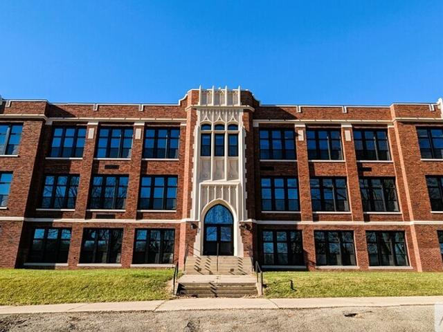 2 BR, 1 BA Apartment 200 Dayton Street, Unit 2 Bed / 1 Bath, Mayville, WI 53050
