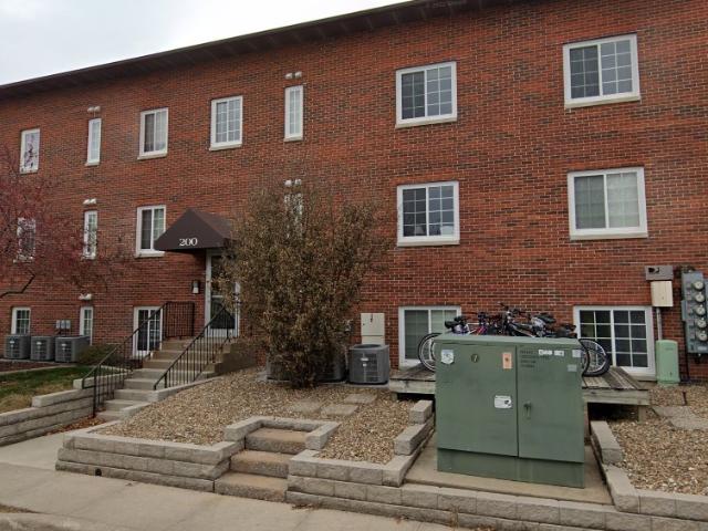 2 BR, 1 BA Apartment 200 Grandview Court, Iowa City, IA 52246