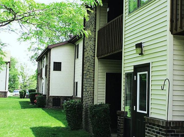 2 BR, 1 BA Apartment 200 Meadow Lane, Constantine, MI 49042