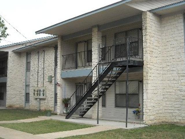 2 BR, 1 BA Apartment 200 Riverview Dr Lampasas, TX 76550