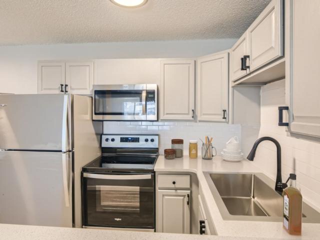 2 BR, 1 BA Apartment 2010 Carmel Drive, Colorado Springs, CO 80910