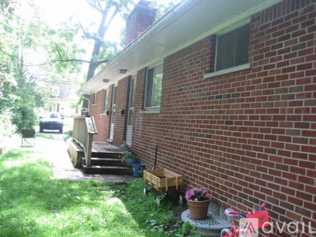 2 BR, 1 BA Apartment 2010 Dexter Avenue, Unit 2012 Duplex, Ann Arbor, MI 48103