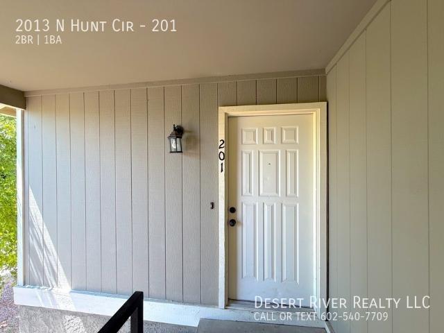 2 BR, 1 BA Apartment 2013 N Hunt Cir, Mesa, AZ 85203