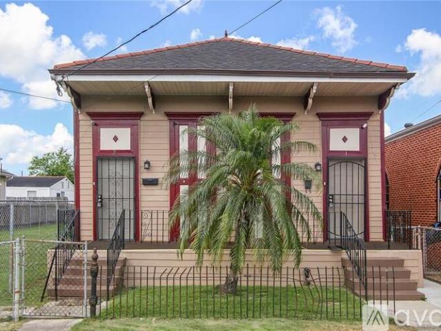 2 BR, 1 BA Apartment 2017 St Ann St, New Orleans, LA 70116