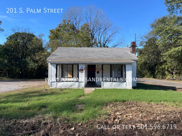 2 BR, 1 BA Apartment 201 S. Palm Street, North Little Rock, AR 72114