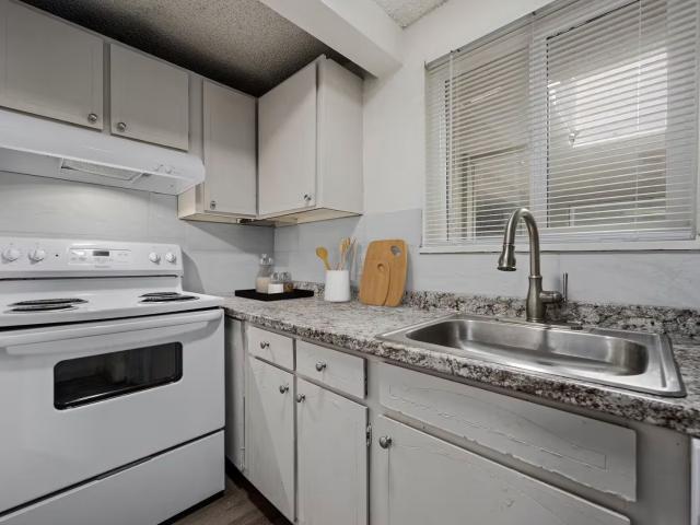 2 BR, 1 BA Apartment 2020 Jerry Murphy Road, Pueblo, CO 81001