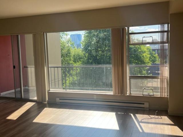 2 BR, 1 BA Apartment 2020 Southwest Salmon Street Unit 305, Portland, OR 97205