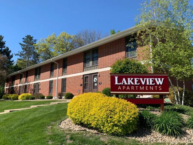 2 BR, 1 BA Apartment 2021 Lakeview Ave Unit 2021 5, Middleton, WI 53562