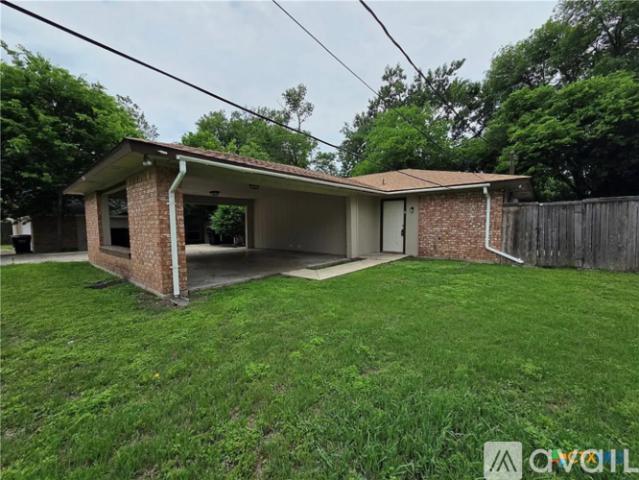 2 BR, 1 BA Apartment 2024 S 15th St, Unit B, Temple, TX 76504
