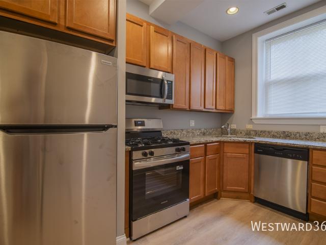 2 BR, 1 BA Apartment 2036 Arthur, Chicago, IL 60645