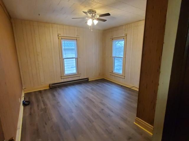 2 BR, 1 BA Apartment 207 1 2 West Garfield Avenue, Cissna Park, IL 60924
