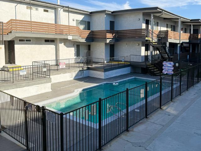 2 BR, 1 BA Apartment 20404 Saticoy Street Unit 114, Winnetka, CA 91306