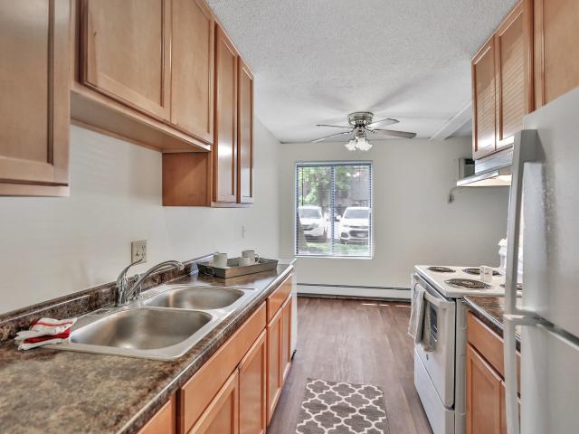 2 BR, 1 BA Apartment 2044 Oakdale Avenue Unit 230, Saint Paul, MN 55118