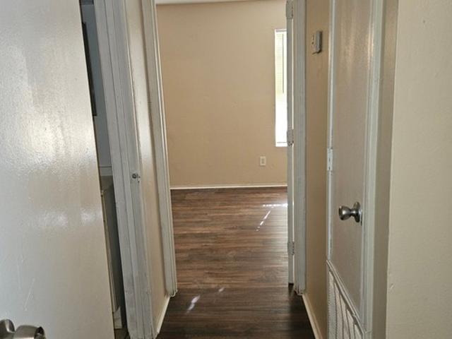 2 BR, 1 BA Apartment 204 East Dullnig Court, Unit 20, San Antonio, TX 78223