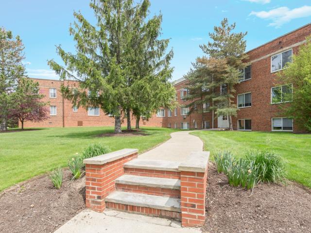 2 BR, 1 BA Apartment 20550 University Boulevard Unit 211, Beachwood, OH 44122