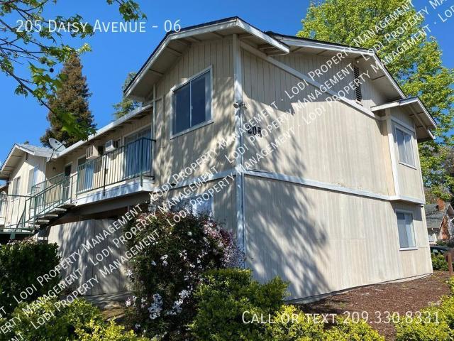 2 BR, 1 BA Apartment 205 Daisy Avenue, Lodi, CA 95240