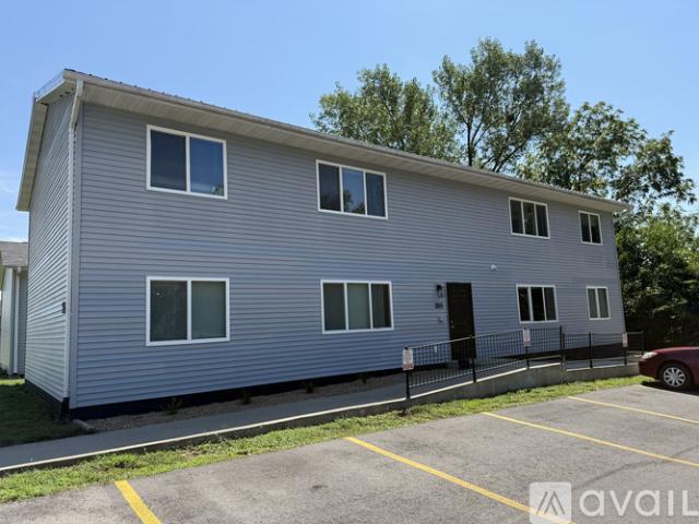 2 BR, 1 BA Apartment 205 Pirie Drive, Unit 2, Hiawatha, IA 52233