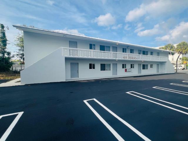 2 BR, 1 BA Apartment 206 Southeast 1st Avenue, Delray Beach, FL 33444