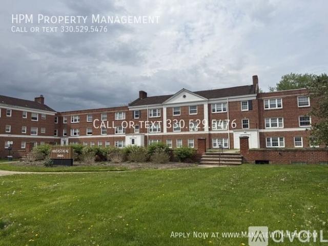 2 BR, 1 BA Apartment 20835 Chagrin Blvd, Unit 35 5, Shaker Heights, OH 44122