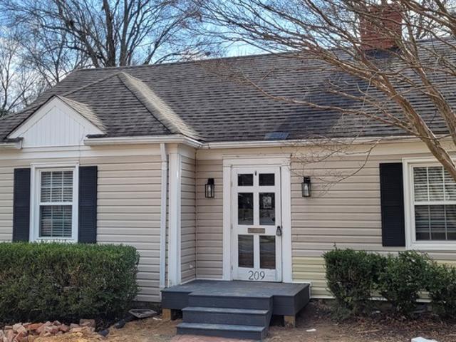 2 BR, 1 BA Apartment 209 W Cornwallis Dr, Greensboro, NC 27408