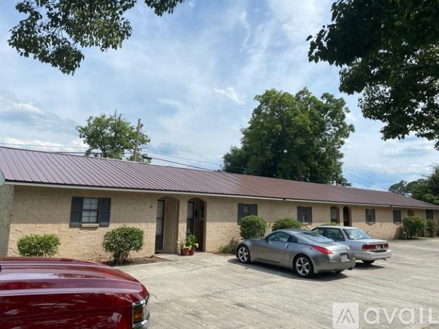 2 BR, 1 BA Apartment 209 Butler St, Unit 5, Waycross, GA 31501