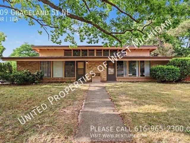 2 BR, 1 BA Apartment 209 Graceland St NE, Grand Rapids, MI 49505