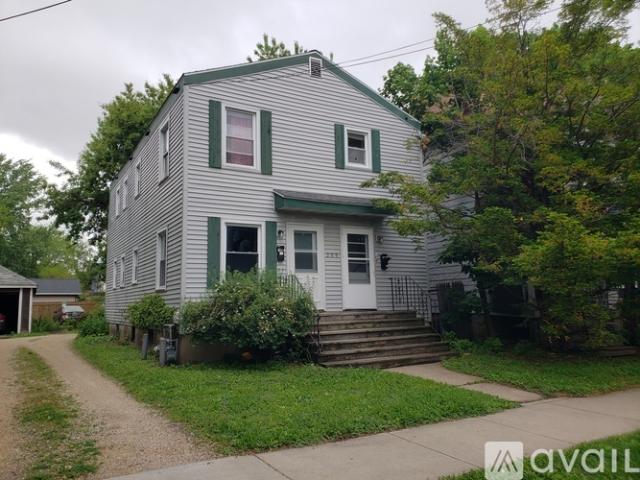 2 BR, 1 BA Apartment 209 N Livingston St, Unit 2, Madison, WI 53703
