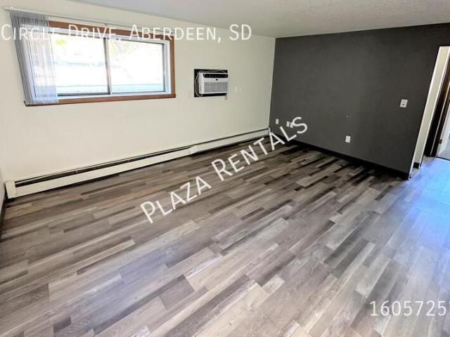 2 BR, 1 BA Apartment 209 S Roosevelt St, Aberdeen, SD 57401