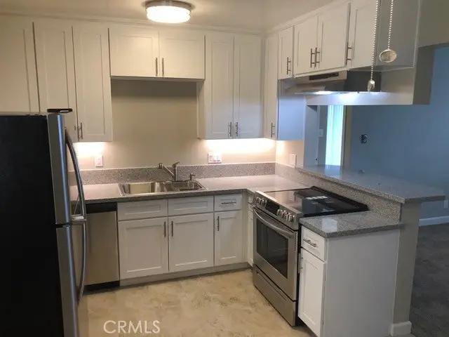 2 BR, 1 BA Apartment 209 Santa Ana Ave, Long Beach, CA 90803