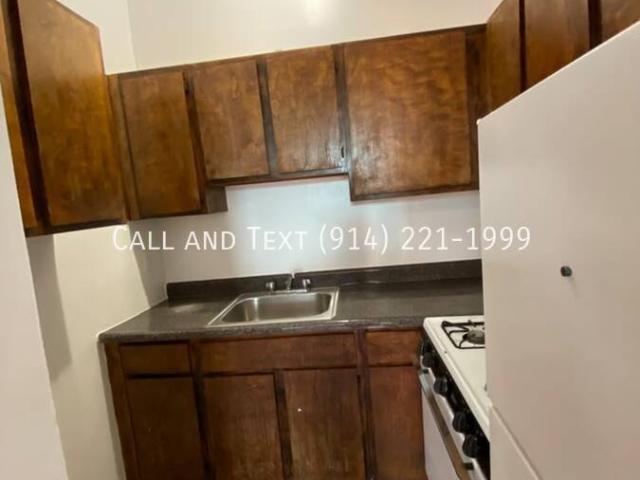 2 BR, 1 BA Apartment 20 N Broadway 3D, Yonkers, NY 10701