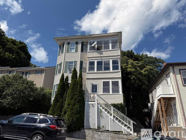 2 BR, 1 BA Apartment 20 Creston Street, Unit 1, Worcester, MA 01604
